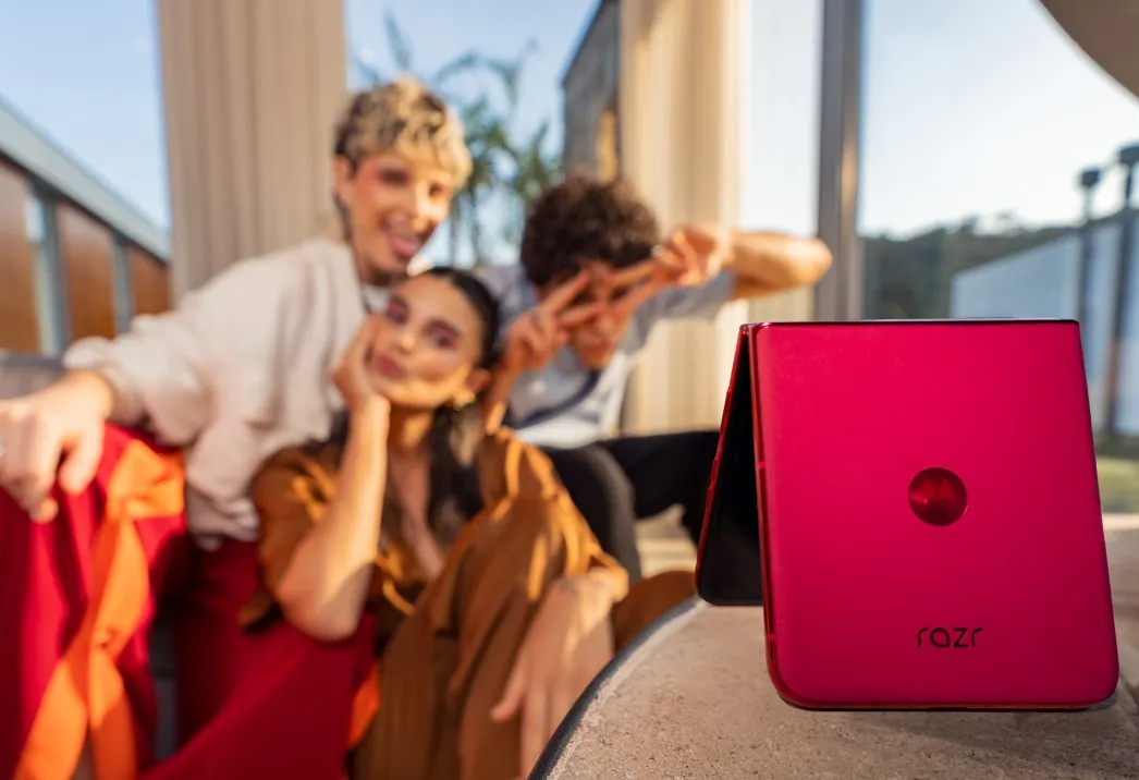 Motorola rouvre le clapet avec le Razr 50 Ultra - HelloTech